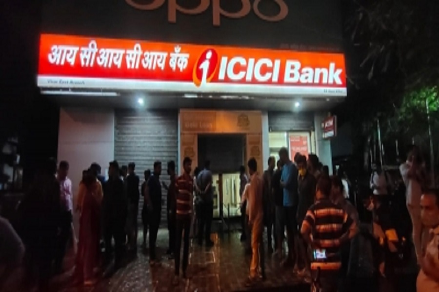 ICICI Bank gains on getting RBI`s nod to buy additional shareholding in ...