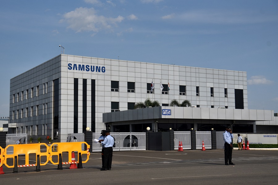 About 500 Samsung India factory workers hold sit-in in latest dispute ...